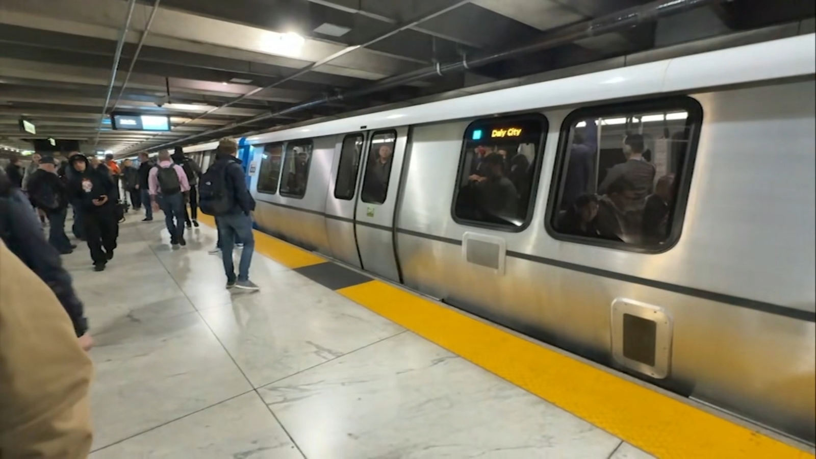 BART has 5th major disruption of 2025 with Transbay Tube track issue ...