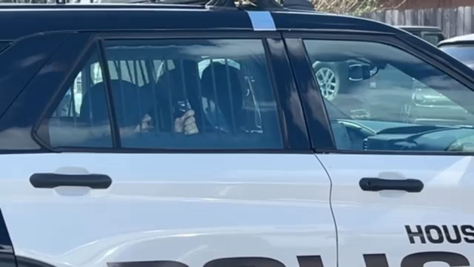 4-year-old boy shoots himself after finding gun inside SE Houston ...