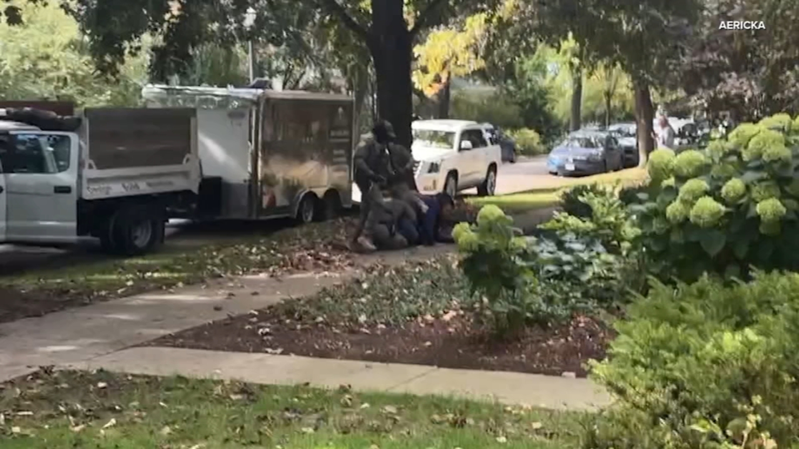 Border Patrol agents forcefully take down landscaper near Monroe Street ...