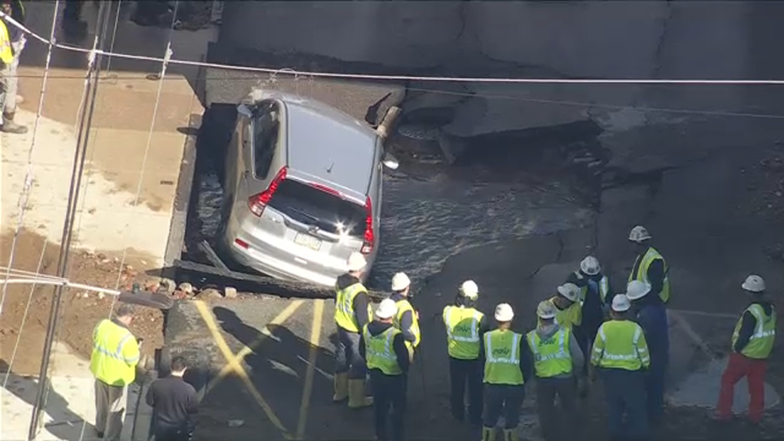 4 million gallons flood streets after water main break in North ...