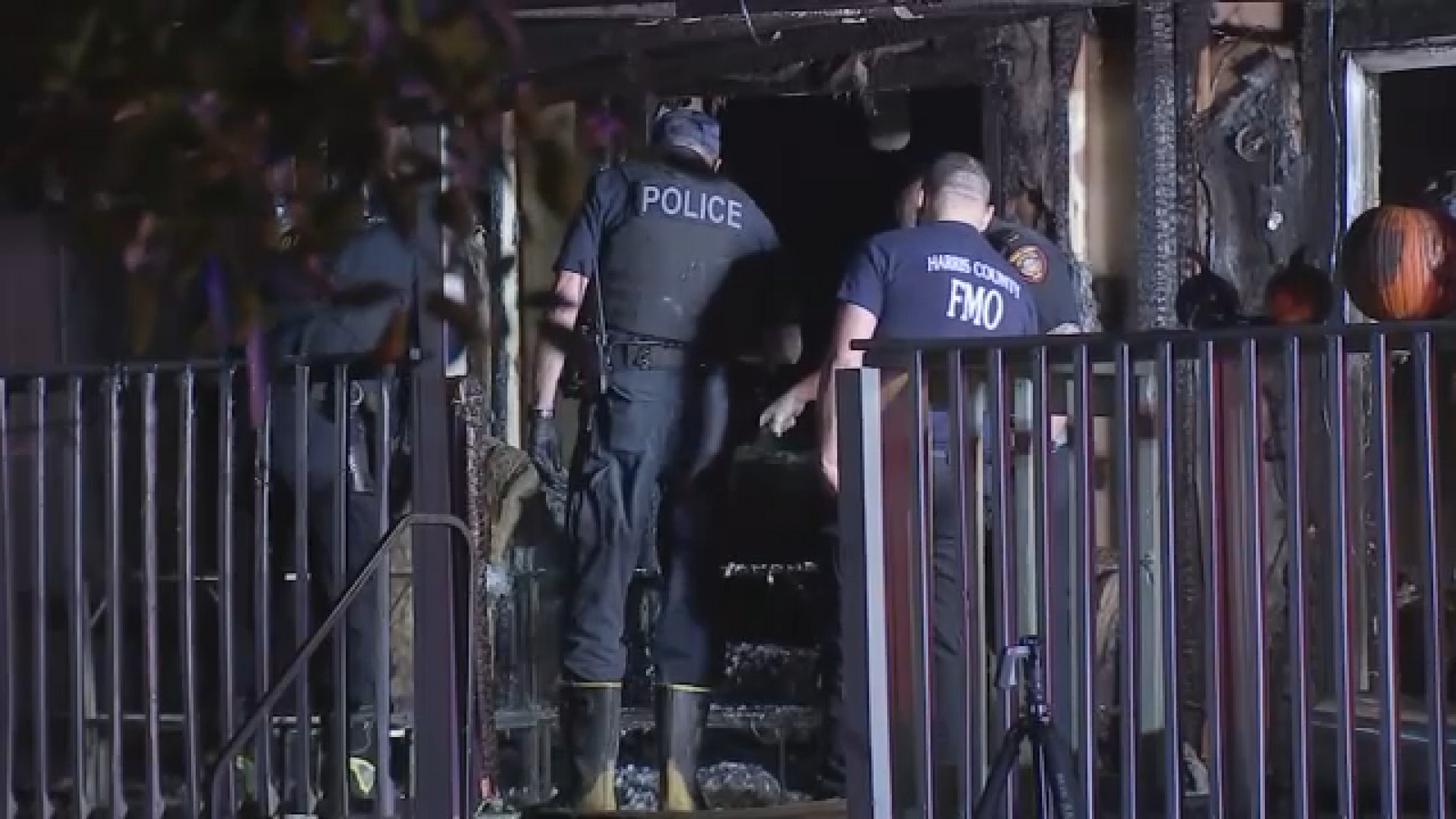 Mobile home fire sends 6 people to the hospital in east Harris County ...