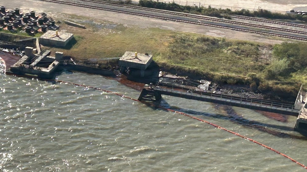 Part of Galveston Ship Channel closed due to oil spill, threat ...