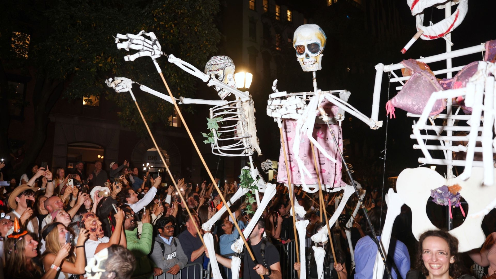 Halloween parade NYC: 52nd Village celebration ready to 'thrill' again ...