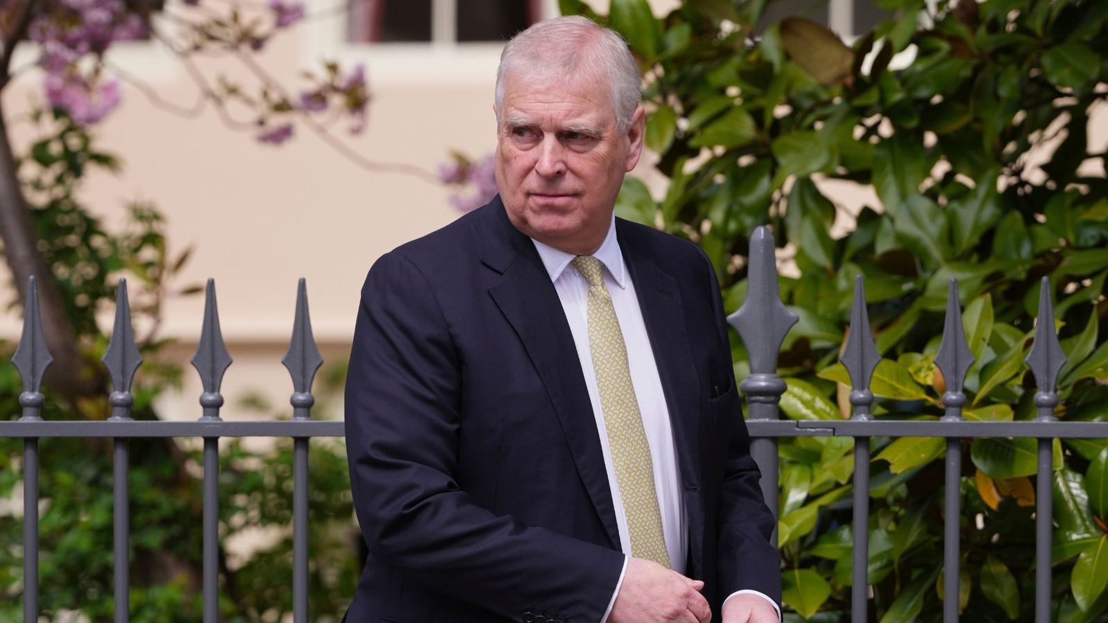 Prince Andrew to no longer use 'prince' title, per Buckingham Palace ...