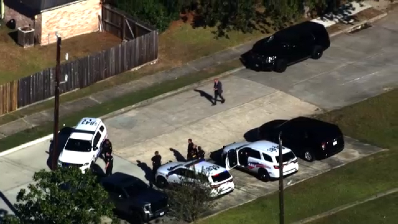 Suspect dead after HCSO off-duty officer discharges weapon on Treewood ...