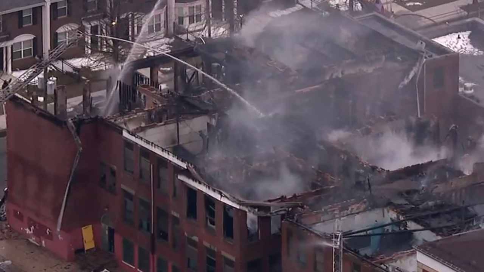 Newark school goes up in flames in 3-alarm fire that lights up night ...