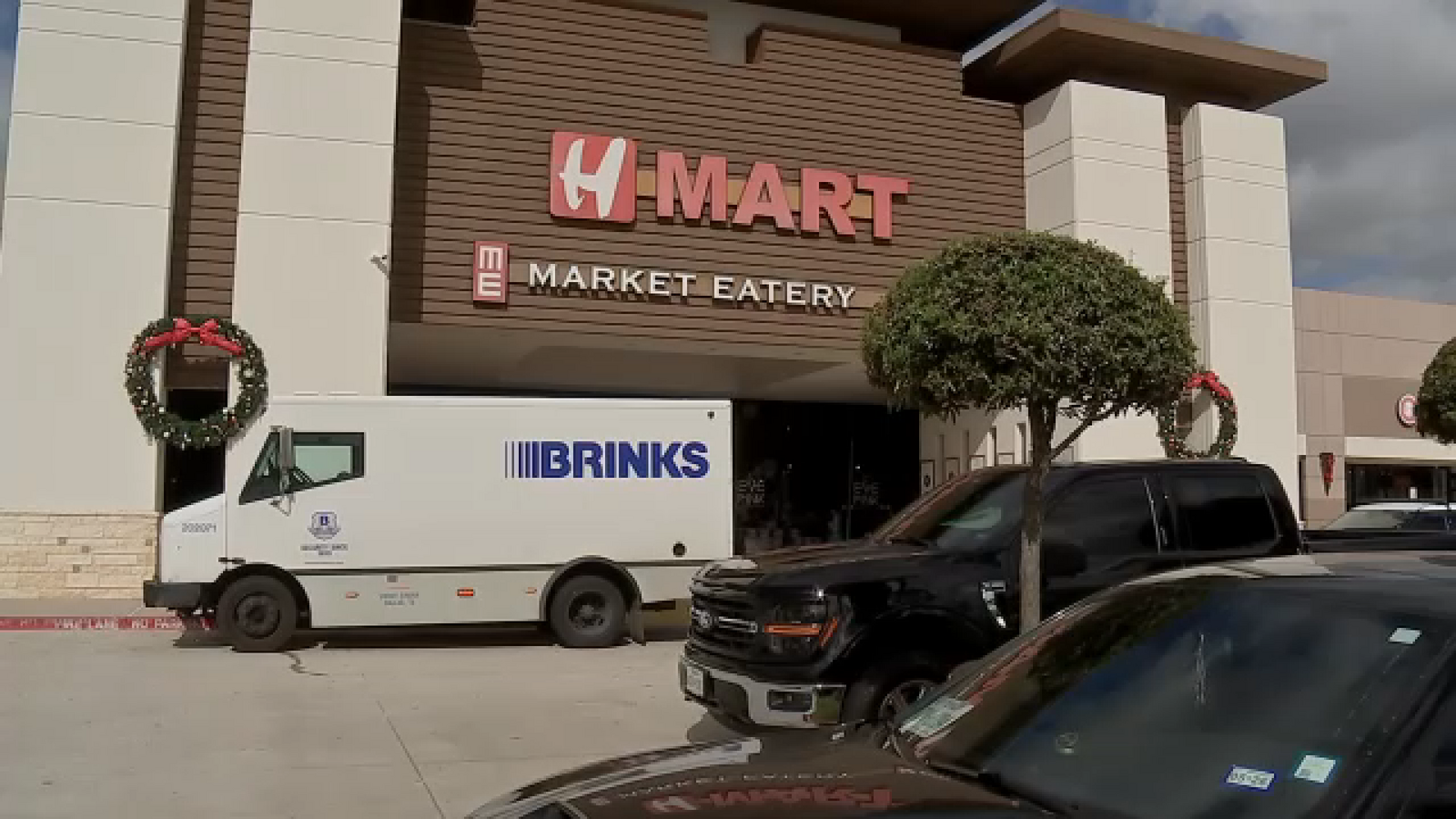 Thieves target Brinks armored vehicle and get away with cash in armed ...