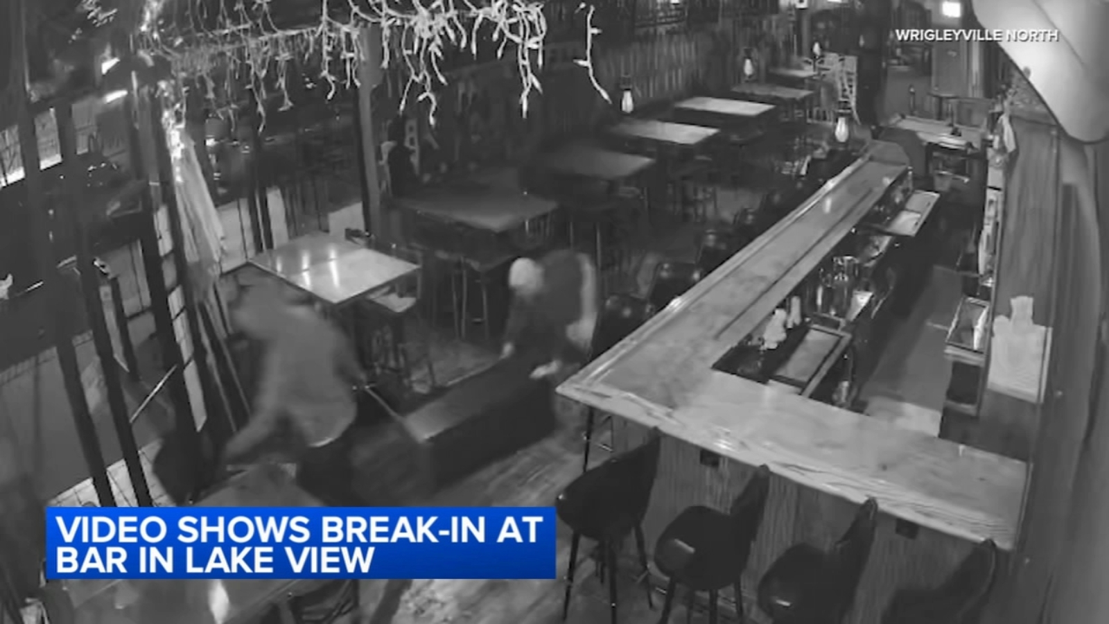 Lakeview, Chicago crime: ATM theft caught on camera at Wrigleyville ...