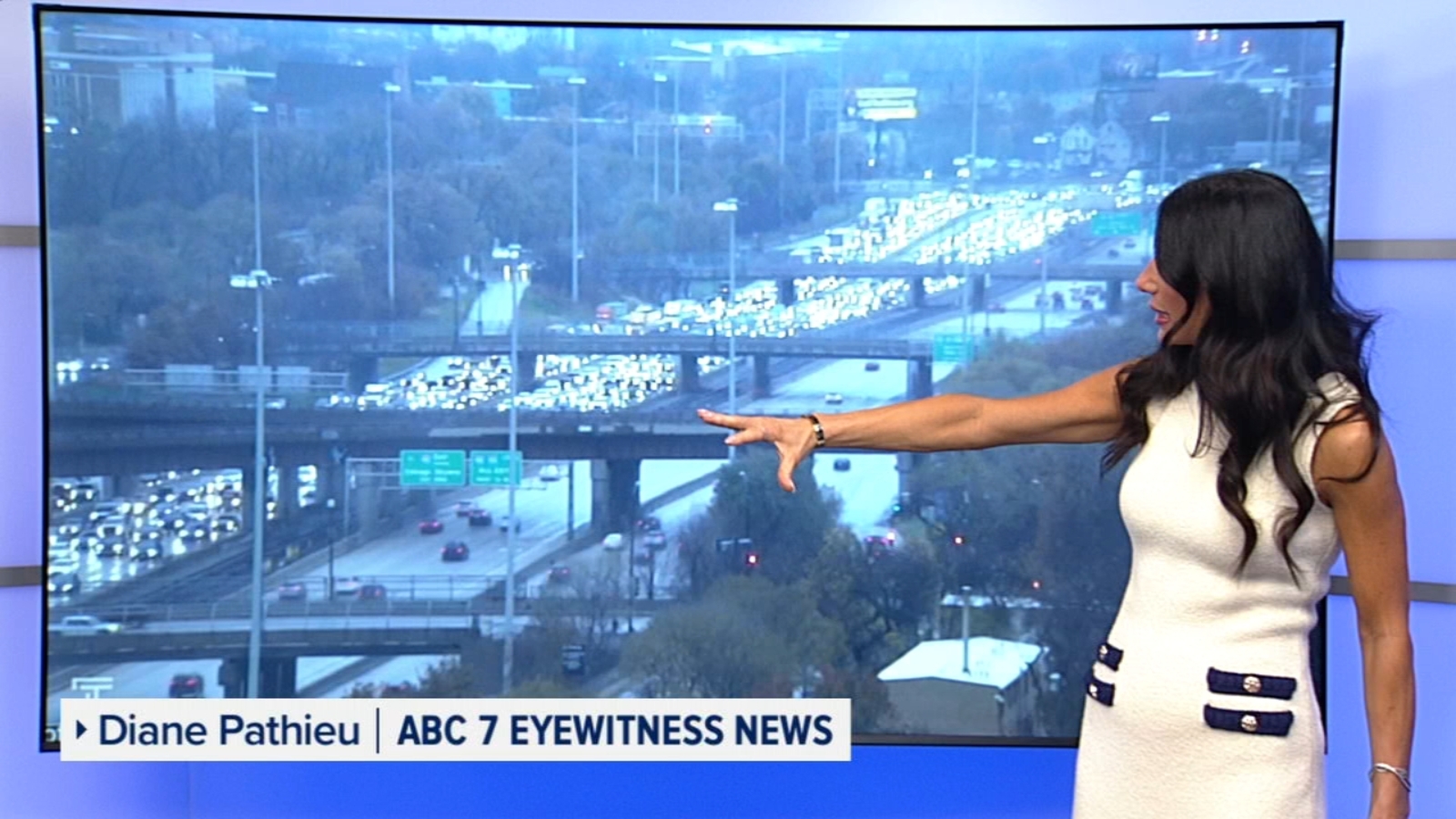 Fatal Single Vehicle Crash Closes Multiple Lanes On Dan Ryan Expressway ...