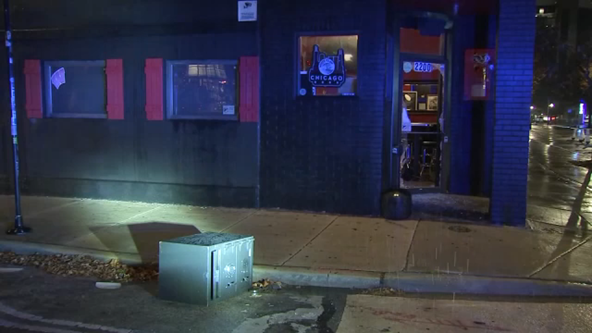 Chicago crime: Arturo's Tacos, InnJoy Logan Square Bar victims to smash and grab, police say ...