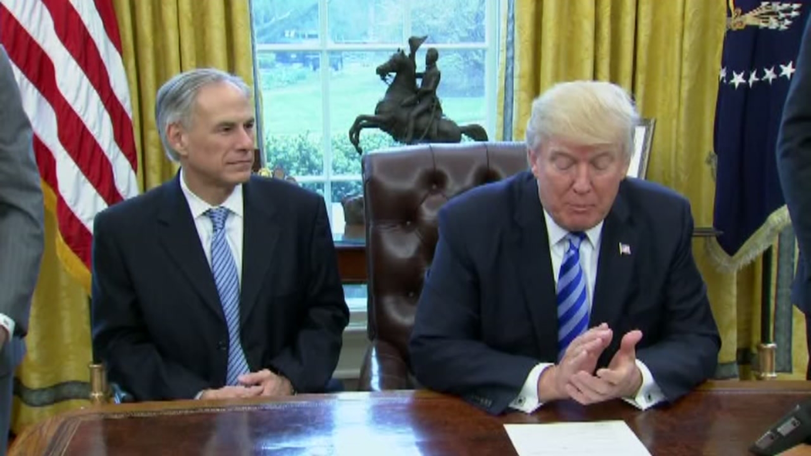 Trump meets with Abbott over jobs, botches handshake - ABC13 Houston