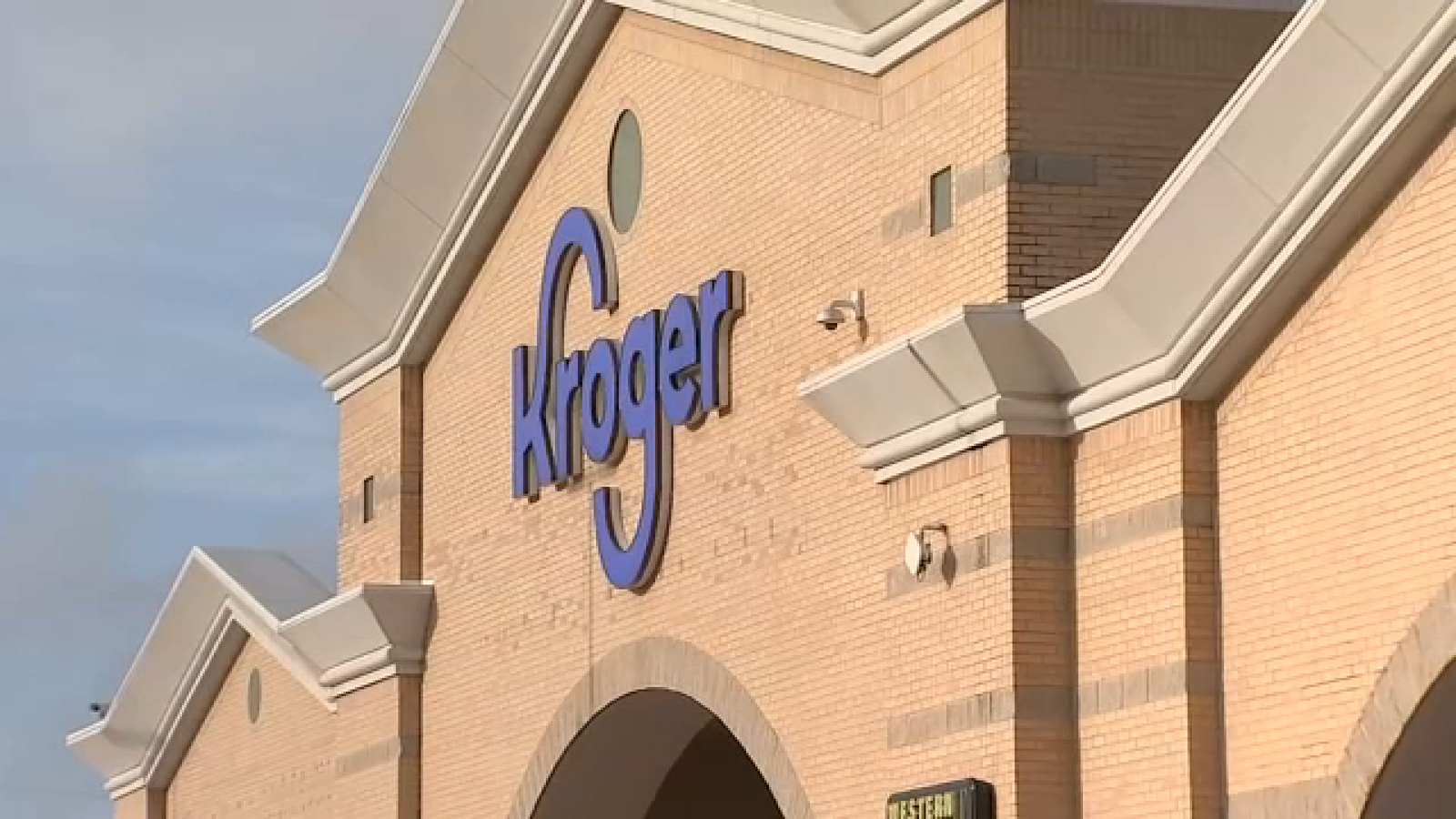 Former Kroger employee arrested for recording up a woman's dress while ...