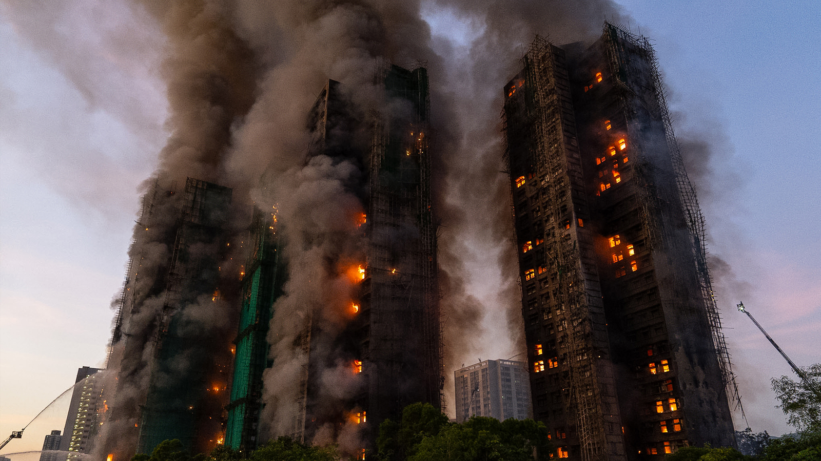 Death toll rises as massive fire engulfs Hong Kong high-rise apartment buildings - ABC30 Fresno