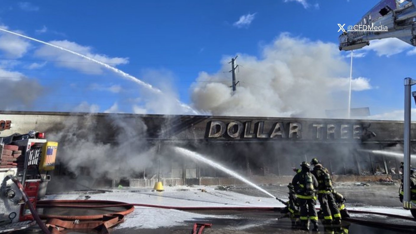 Chicago firefighters tackle Dollar Tree fire on Thanksgiving 2025 in ...