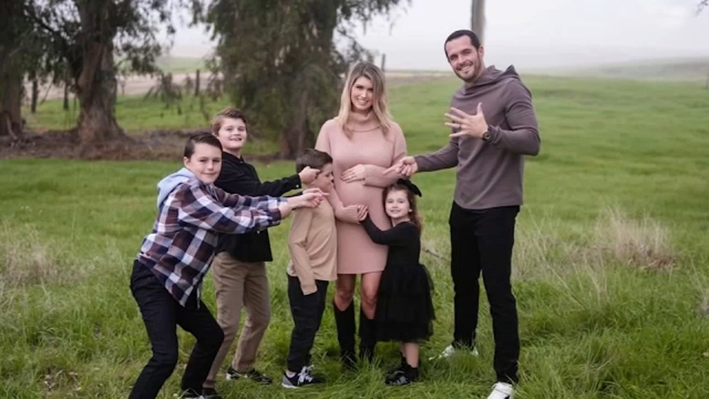 Derek Carr & family moving to Fresno this offseason - ABC30 Fresno