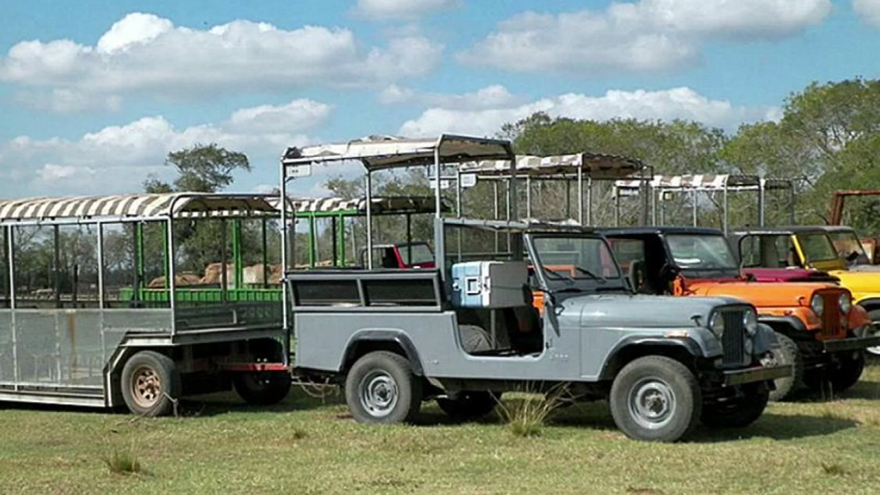 Families vie to raise money to buy Alvin zoo - ABC13 Houston