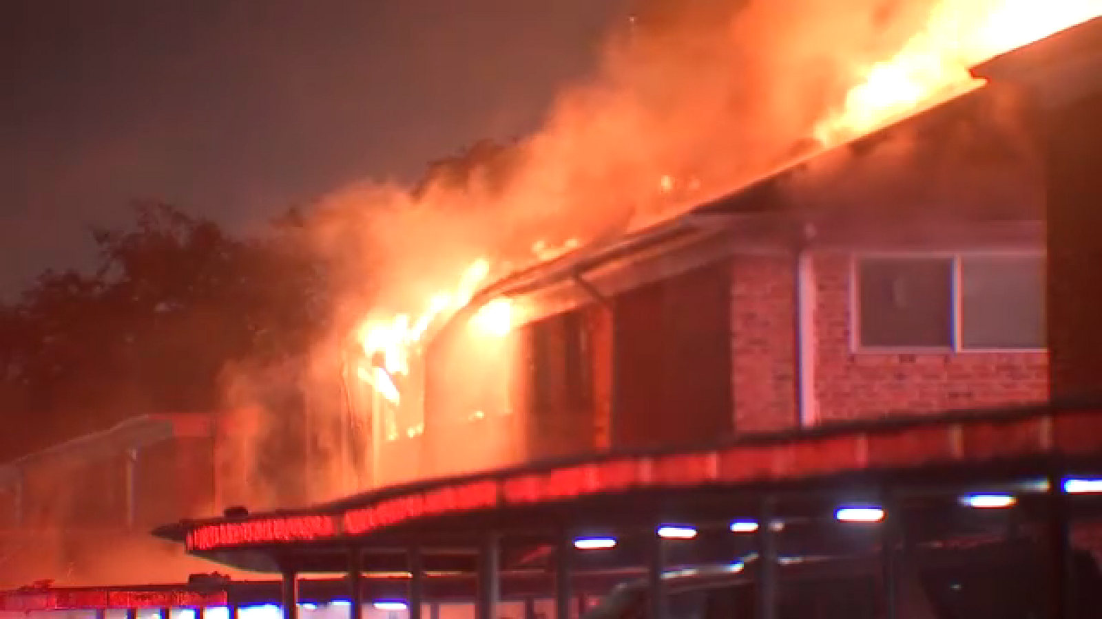 Firefighters had issues finding working hydrants while battling fire at ...