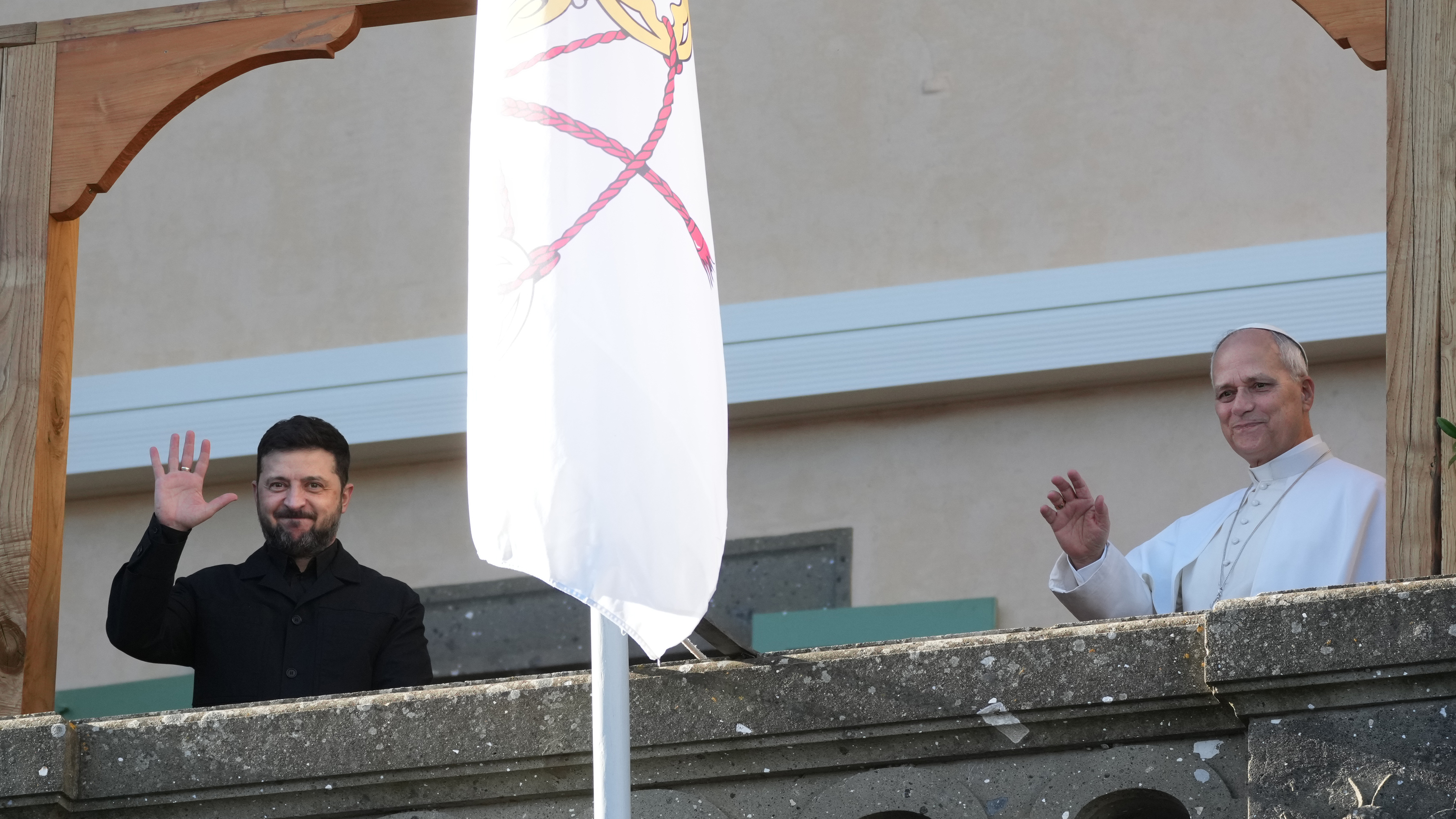 Pope Leo meets Zelenskyy, calls for 'just and lasting' peace in Ukraine ...