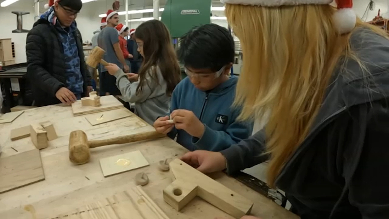 Atwater elementary students build toys and spread holiday cheer - ABC30 ...