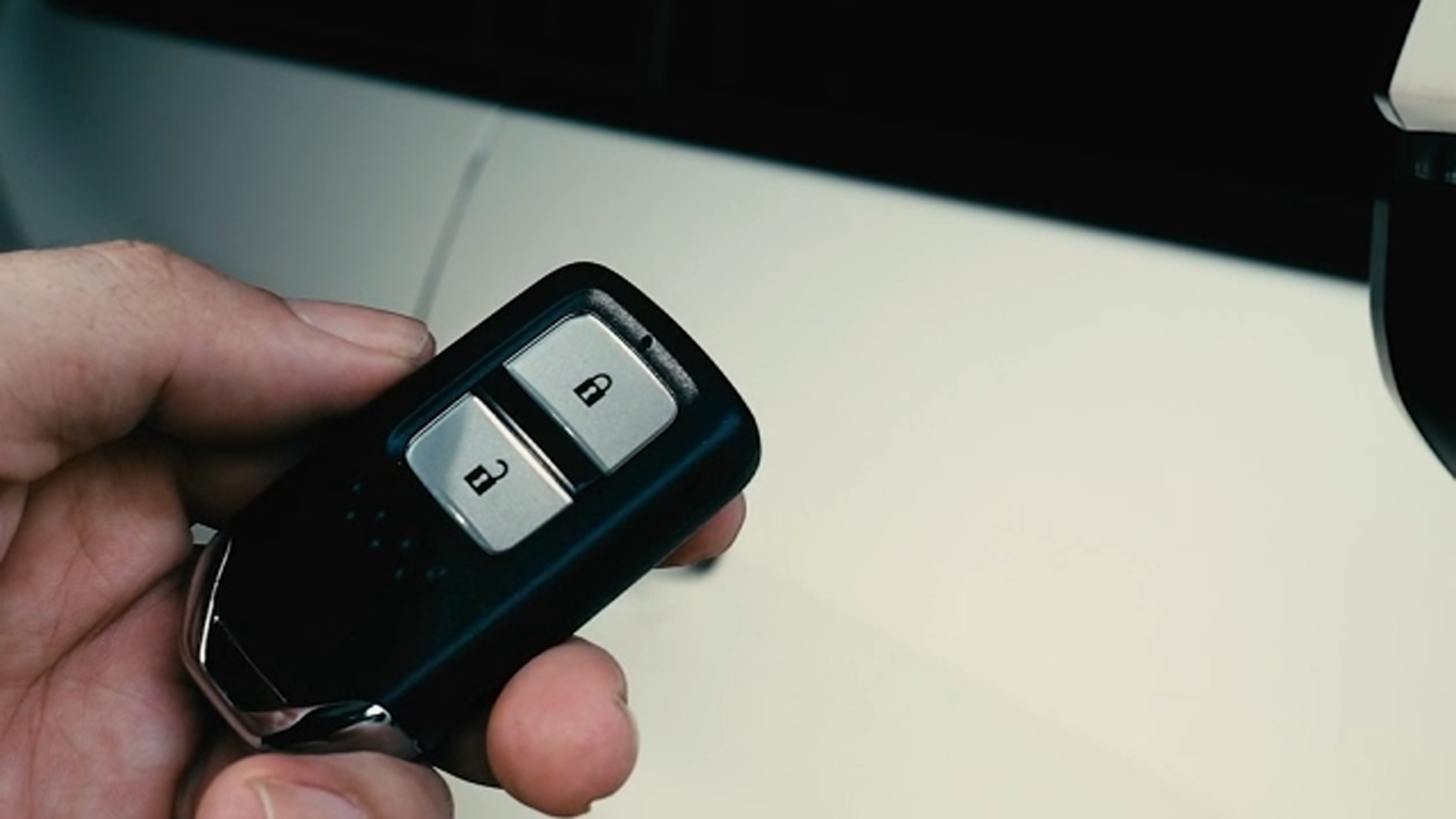 Holiday heists warning: Scammers use Wi-Fi jammers, other devices to ...