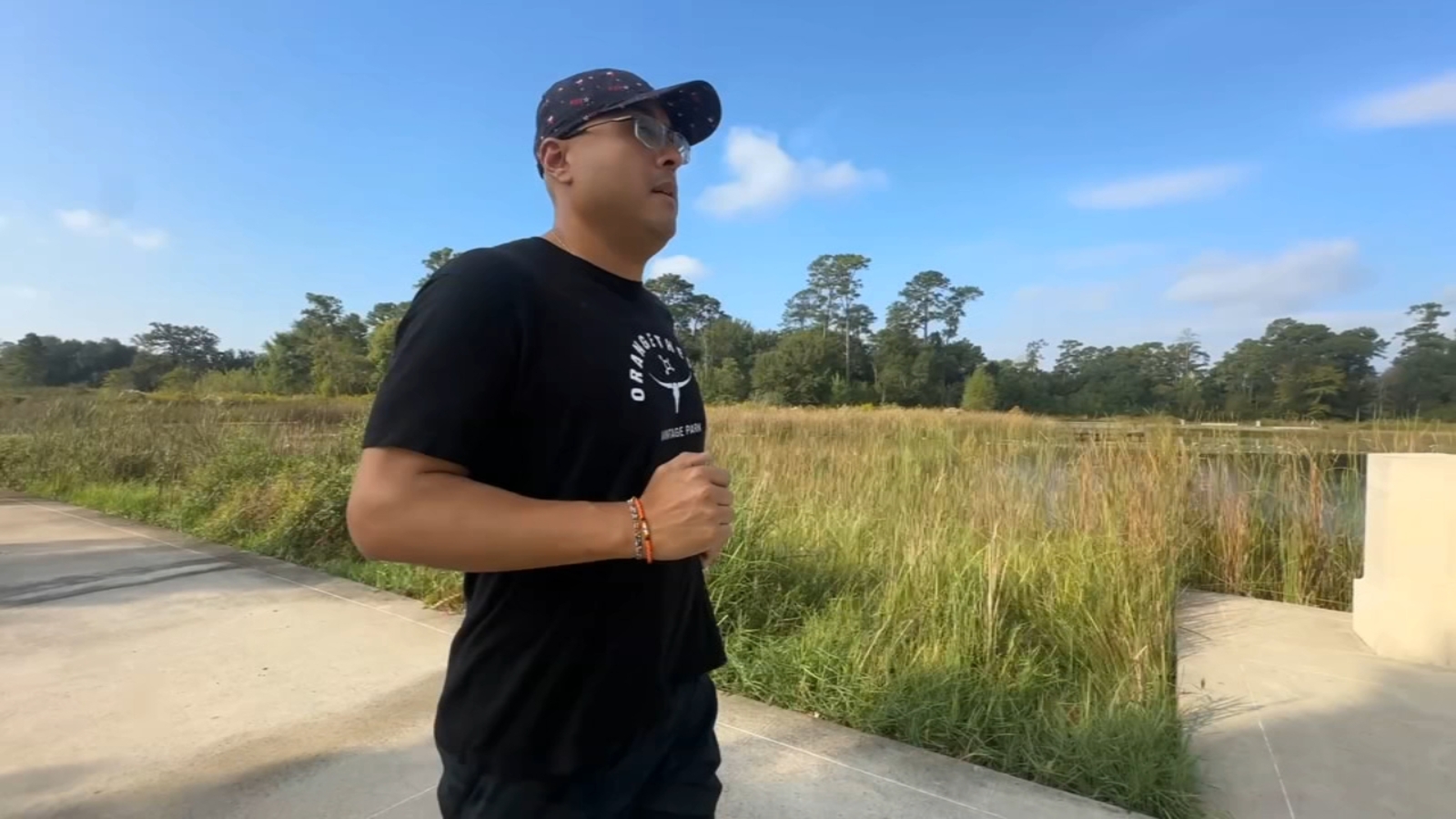 A heartfelt promise leads man to run his first Houston Half Marathon ...