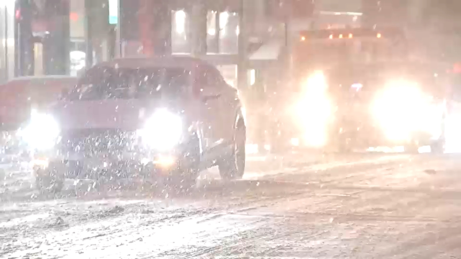 Plows working to keep roads clear from snow in NYC - ABC7 New York