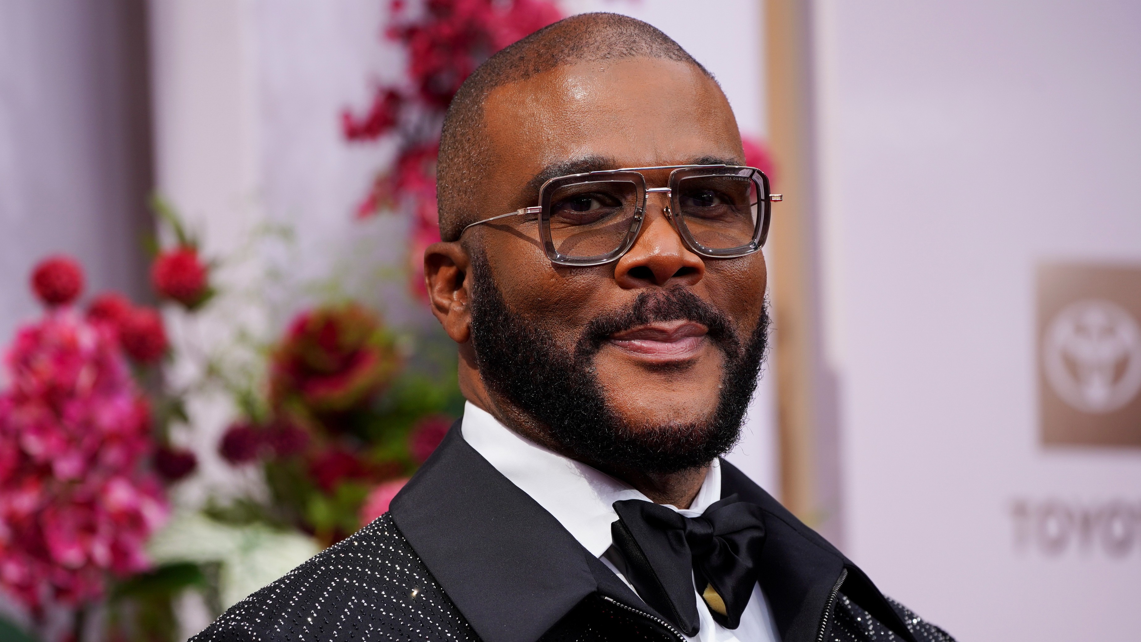 “HARRY & MEGHAN BANKRUPT — TYLER PERRY SELLS THE MONTECITO MANSION ...