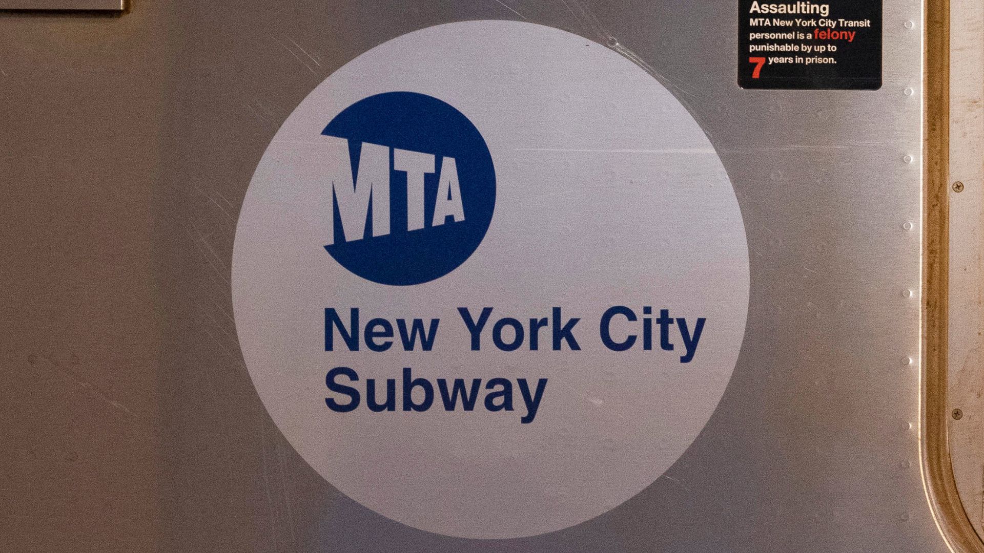 Logotipo De Autobús Mta
