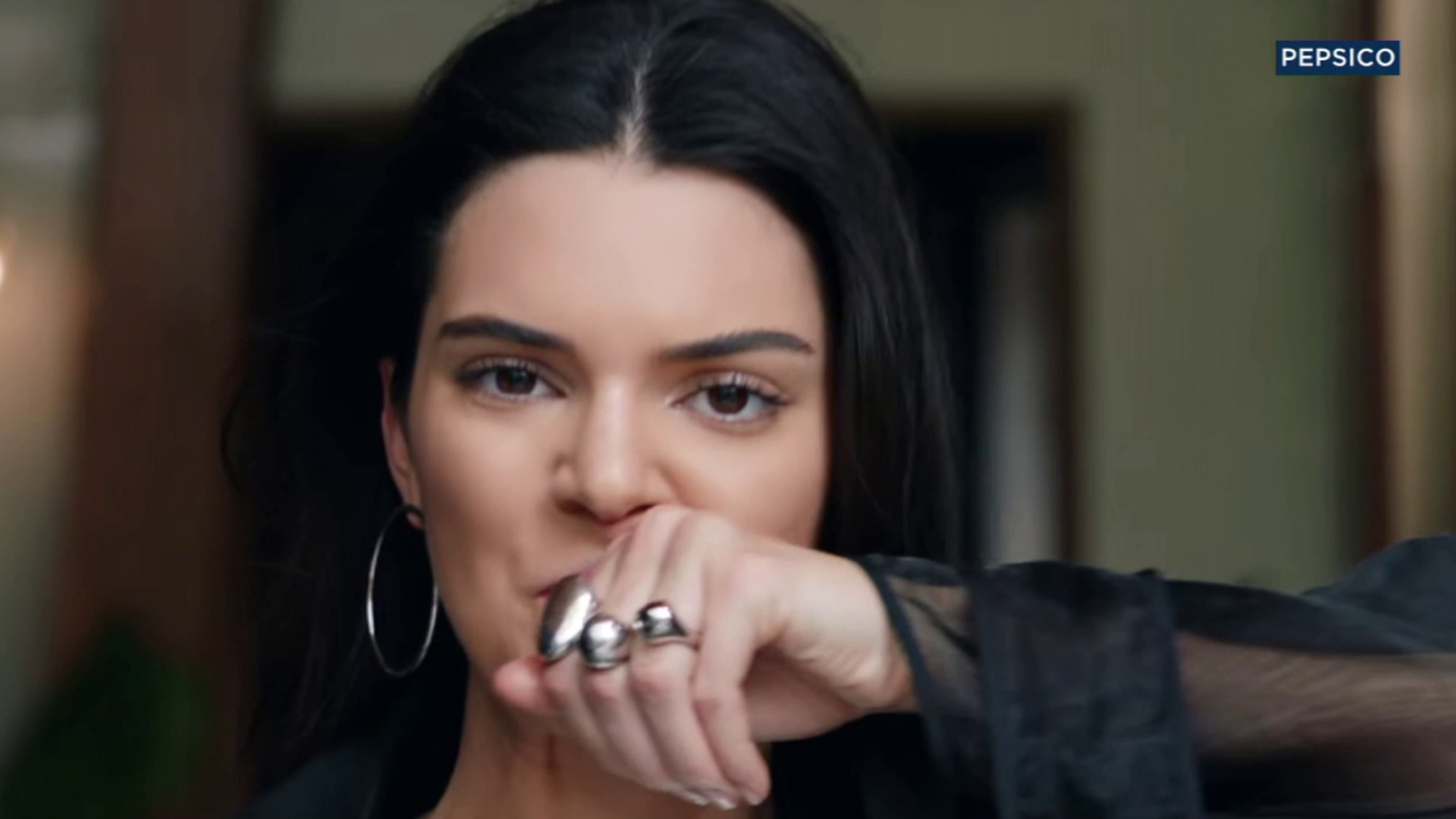 Kendall Jenner's Pepsi protest commercial prompts online backlash ...
