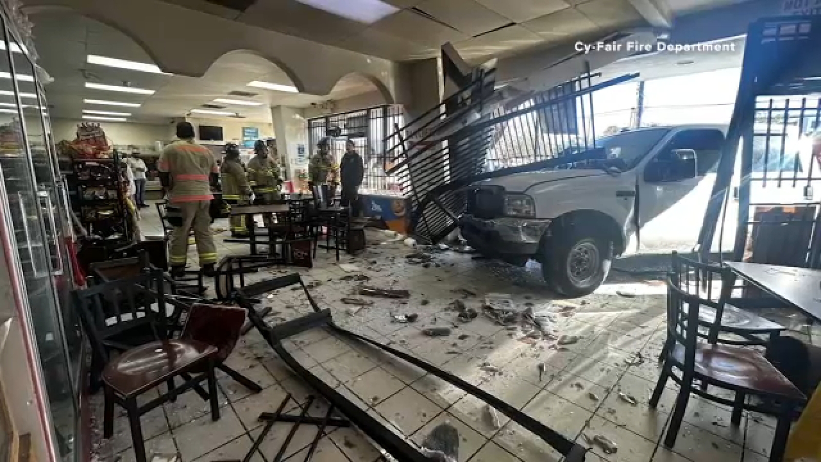 Huffmeister crash: Pickup truck crashes into NW Houston strip center ...