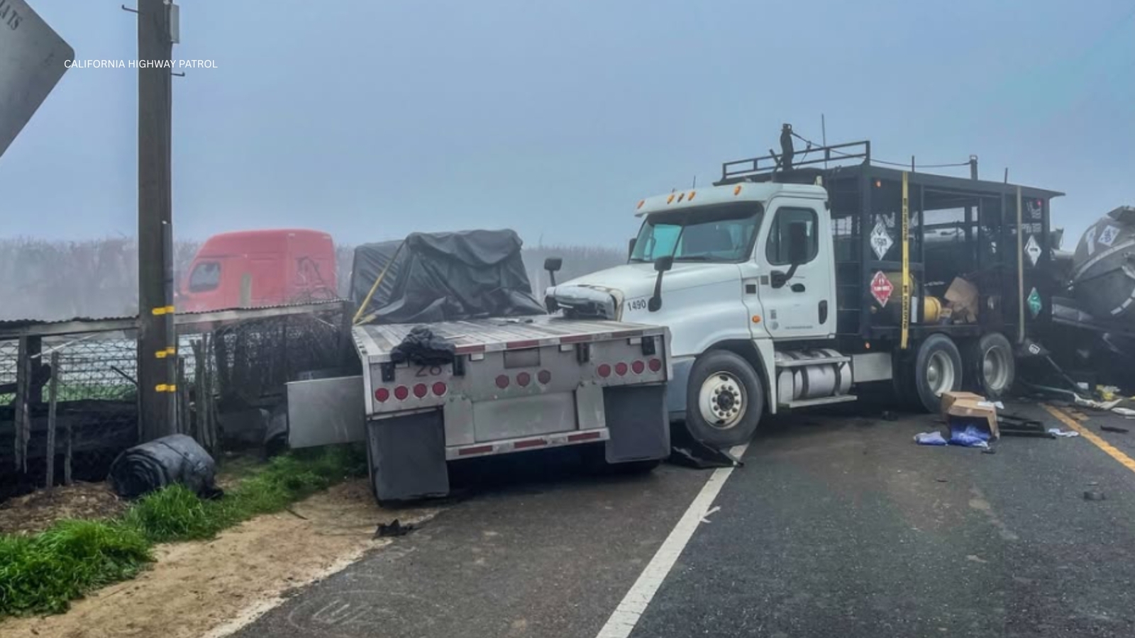 Multiple Trucks crash on Hwy 43 causing closure in foggy conditions ...