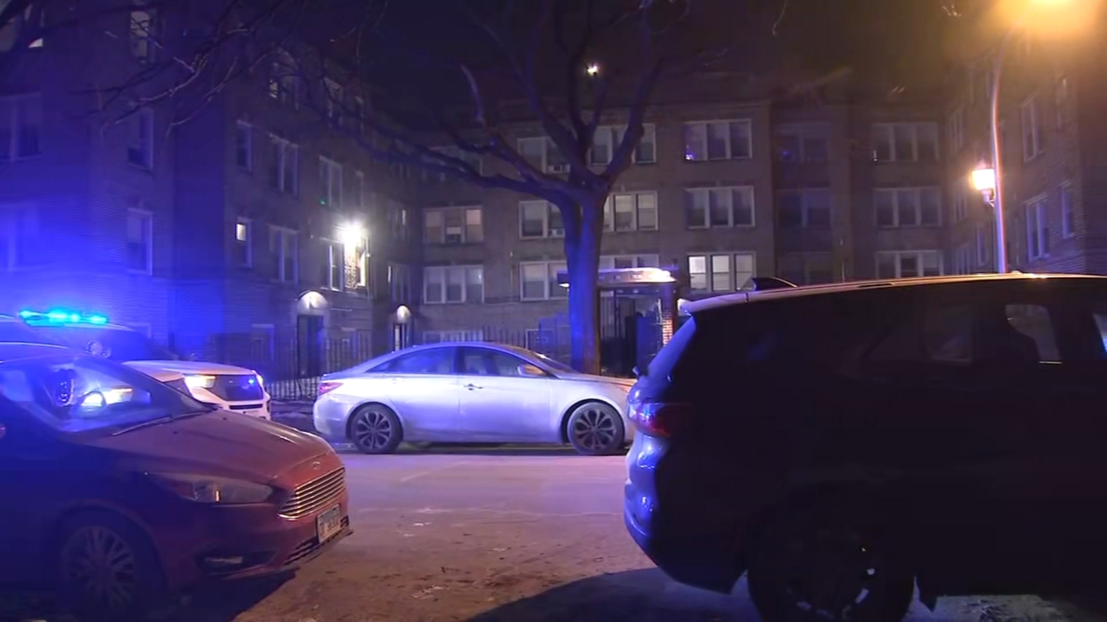 Chicago man Pierre Davis charged after allegedly shooting woman, at CPD ...