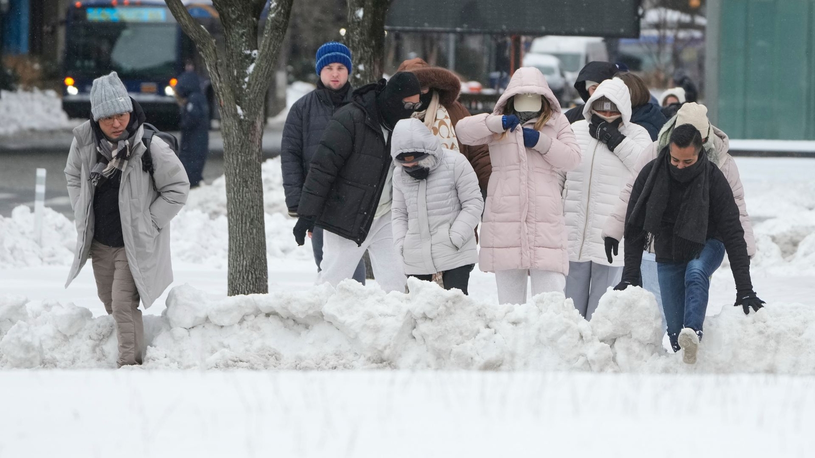 Over a thousand flights cancelled across U.S. amid winter weather ...