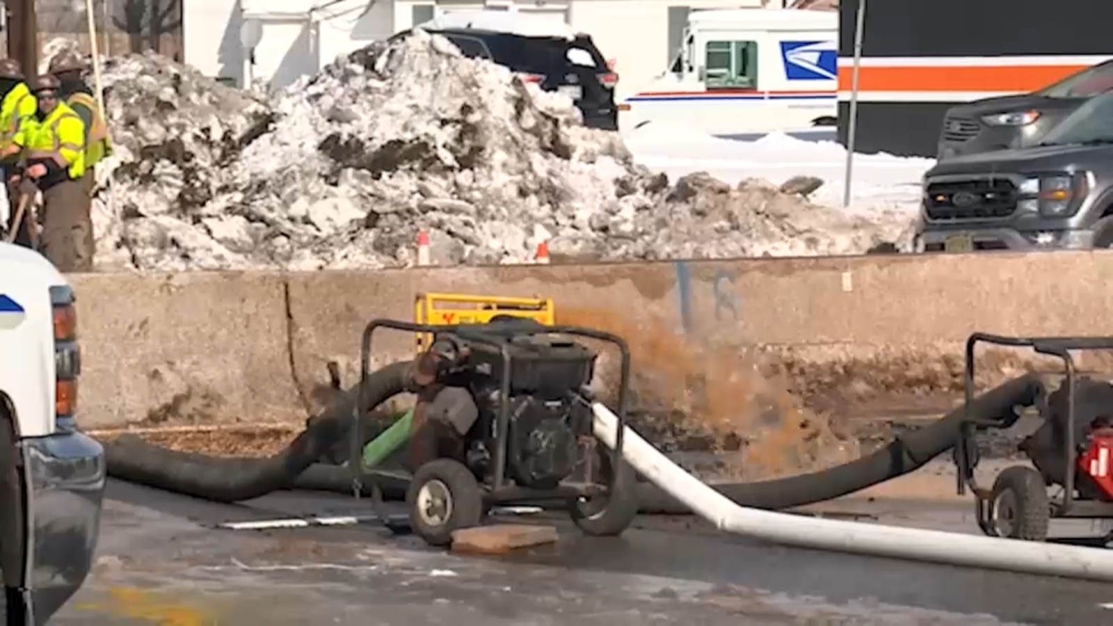 Water main break affecting Route 1 in Edison, New Jersey in northbound ...