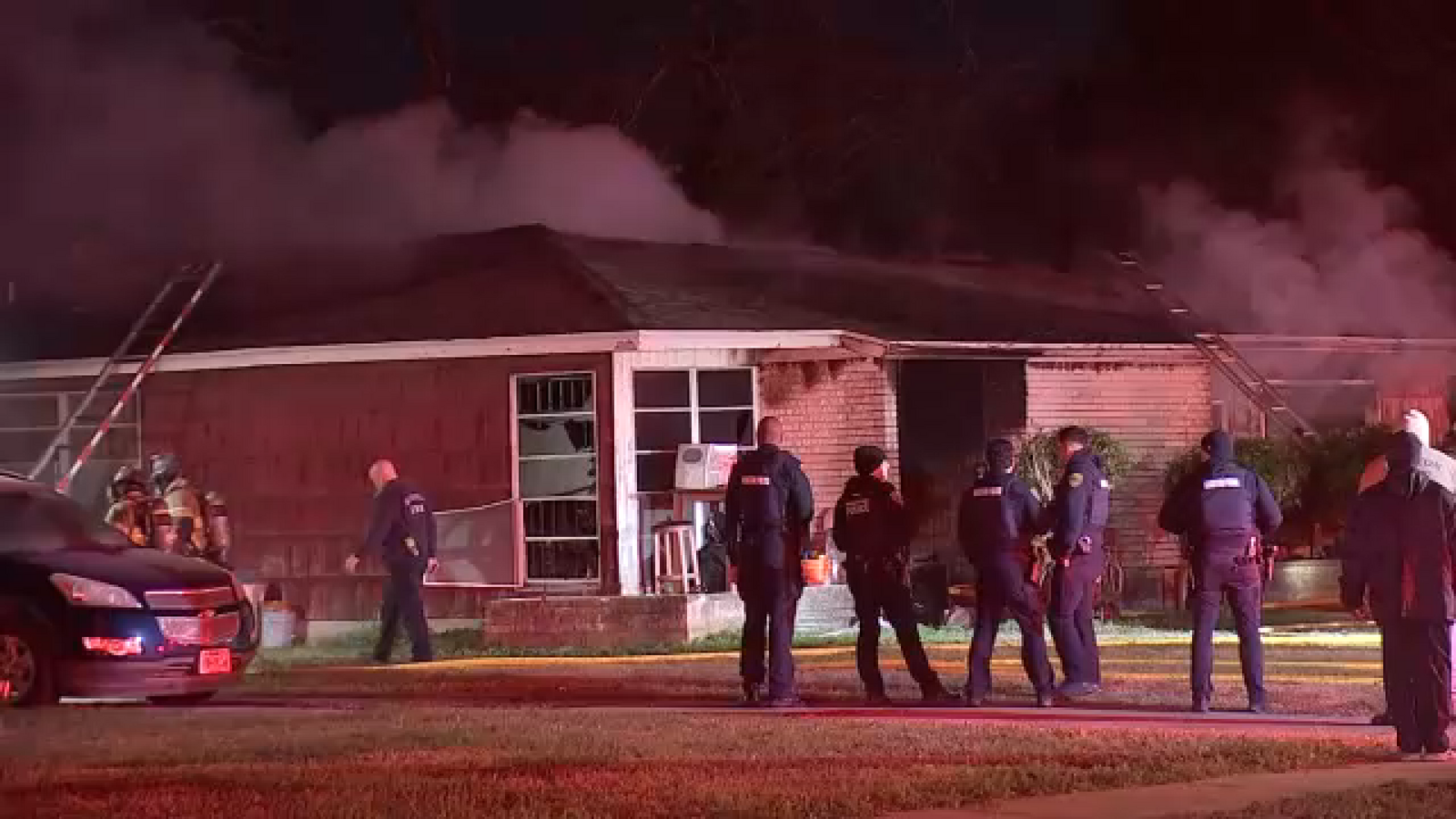 Man rescued from house fire in SE Houston dies, HFD says - ABC13 Houston