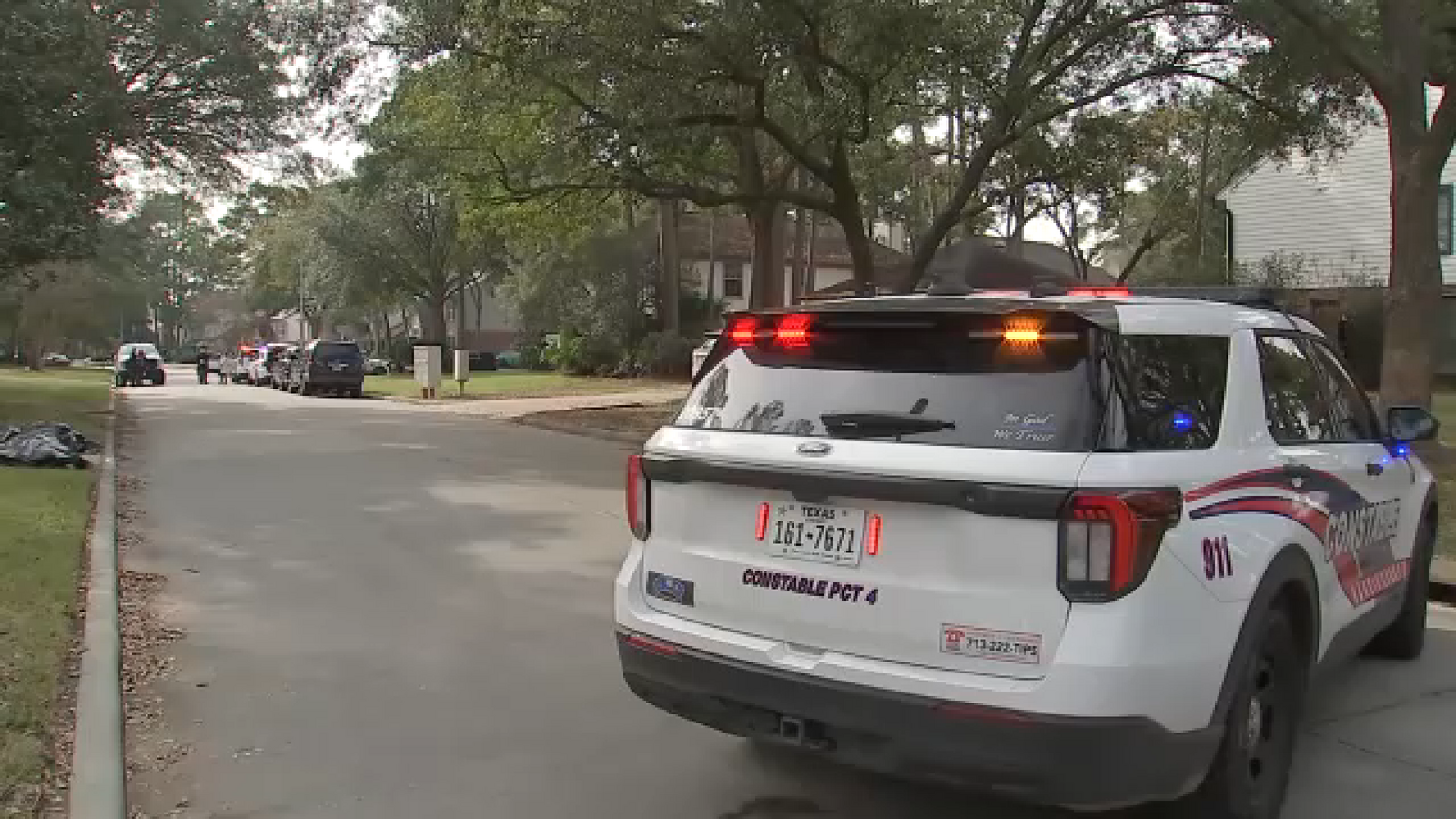 Off-duty deputy shot in the hand by 3-year-old nephew while sleeping in ...