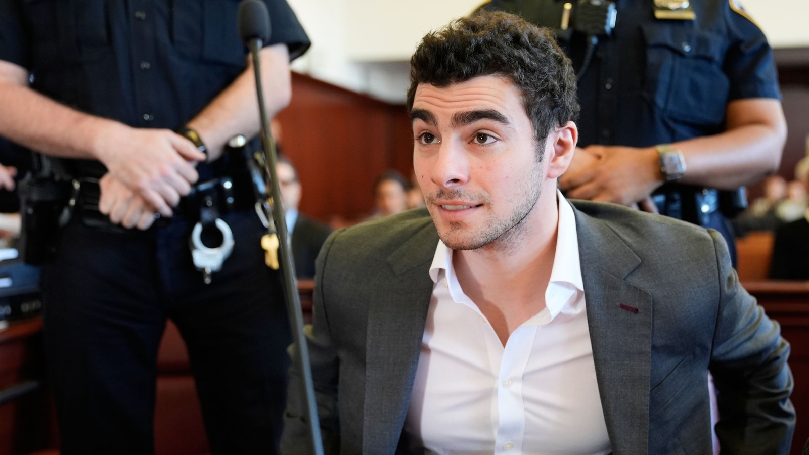 Man allegedly tried to break Luigi Mangione out of MDC jail in Brooklyn ...