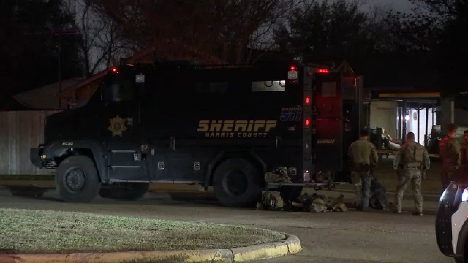 SWAT standoff ends with woman dead, man shot in head in possible ...