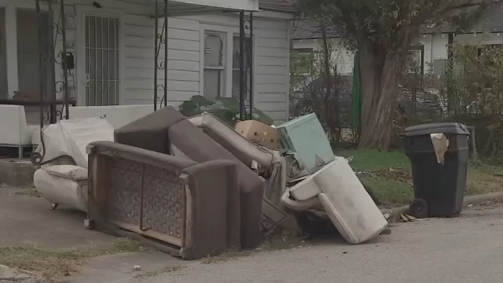 New process for heavy trash collection coming to City of Houston, Solid ...