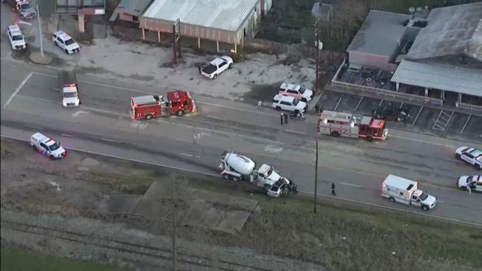 HCSO investigating deadly crash involving cement truck and another ...