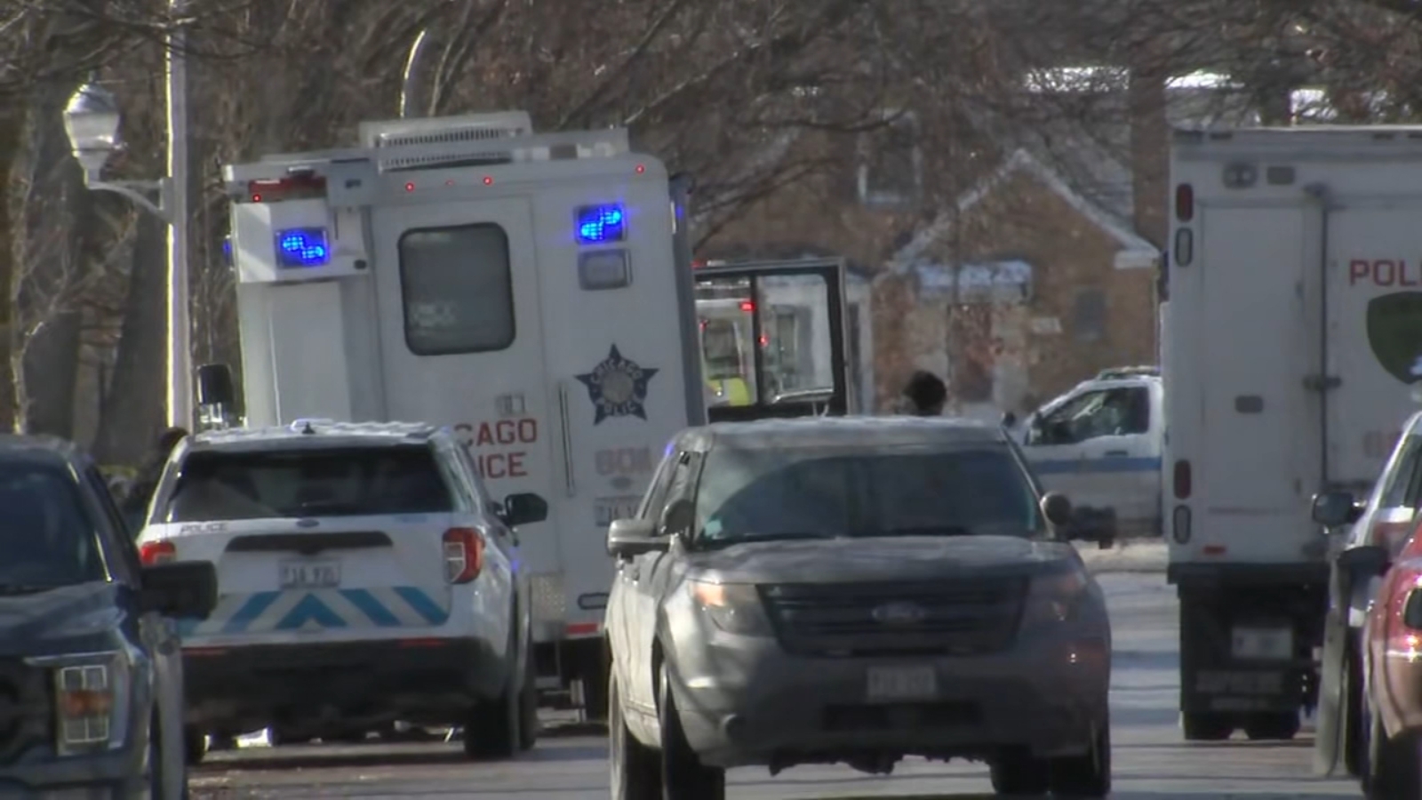 Wildwood, Chicago news: Person taken into custody after SWAT team ...