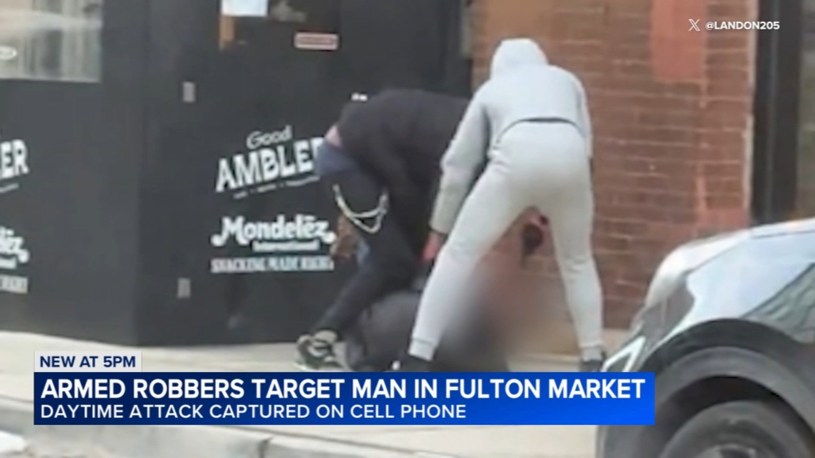 Chicago crime: West Loop community shocked after video shows man robbed ...