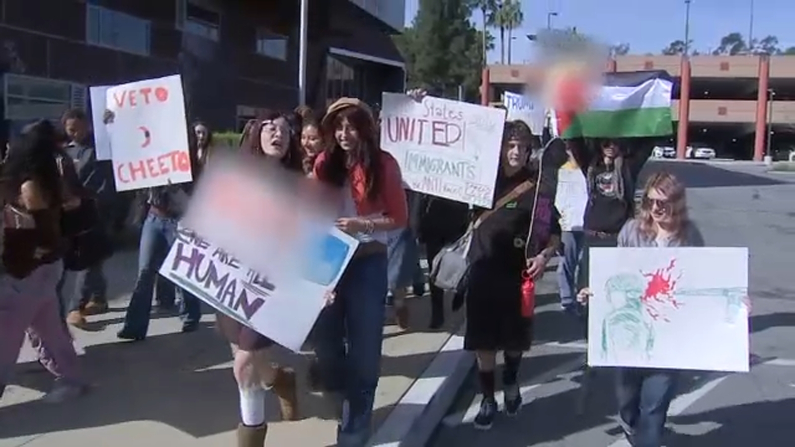 Los Angeles County High School for the Arts students walk out of class ...