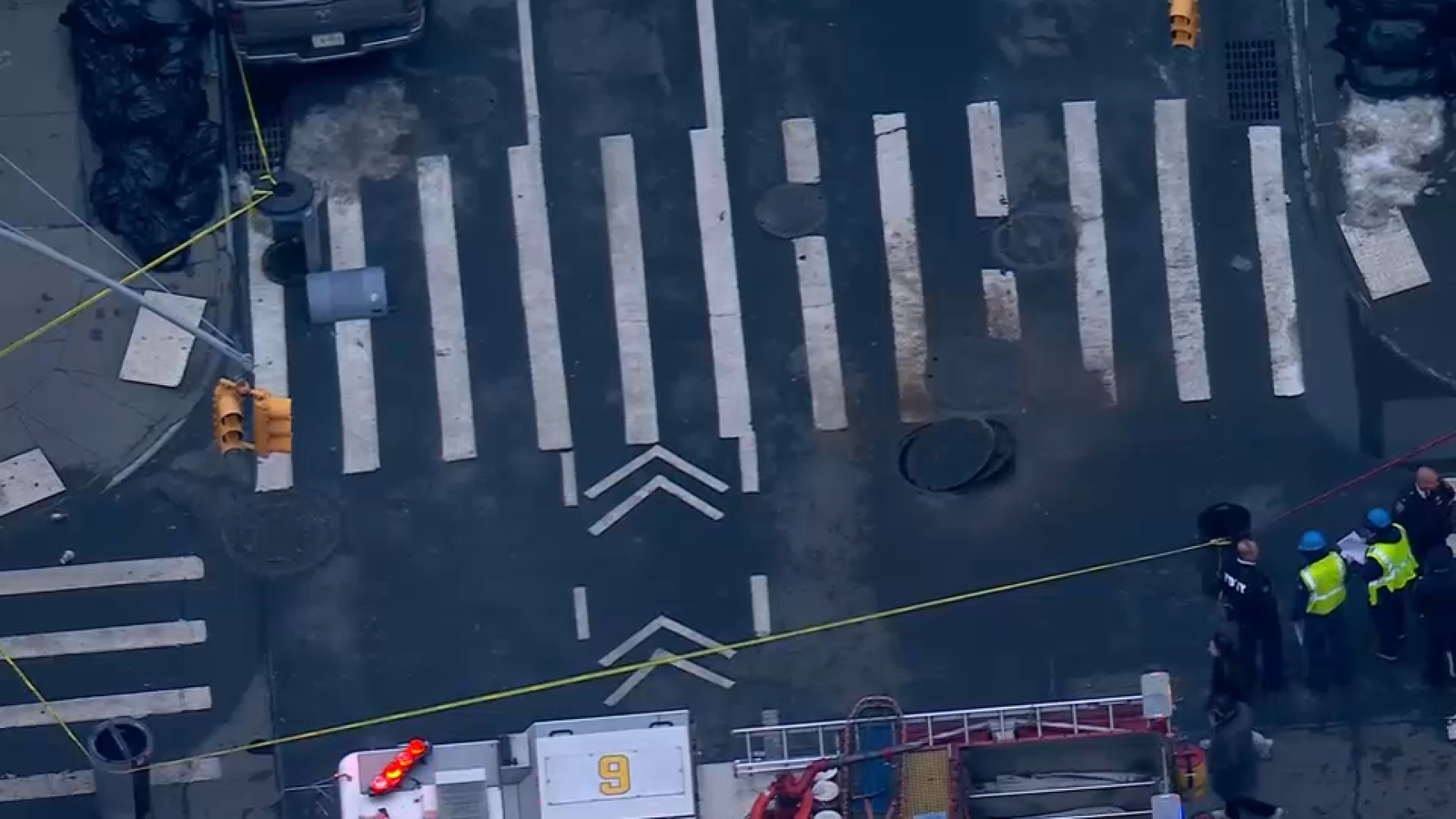 Manhole explosions in Tribeca leave 3 people injured in Tribeca ...