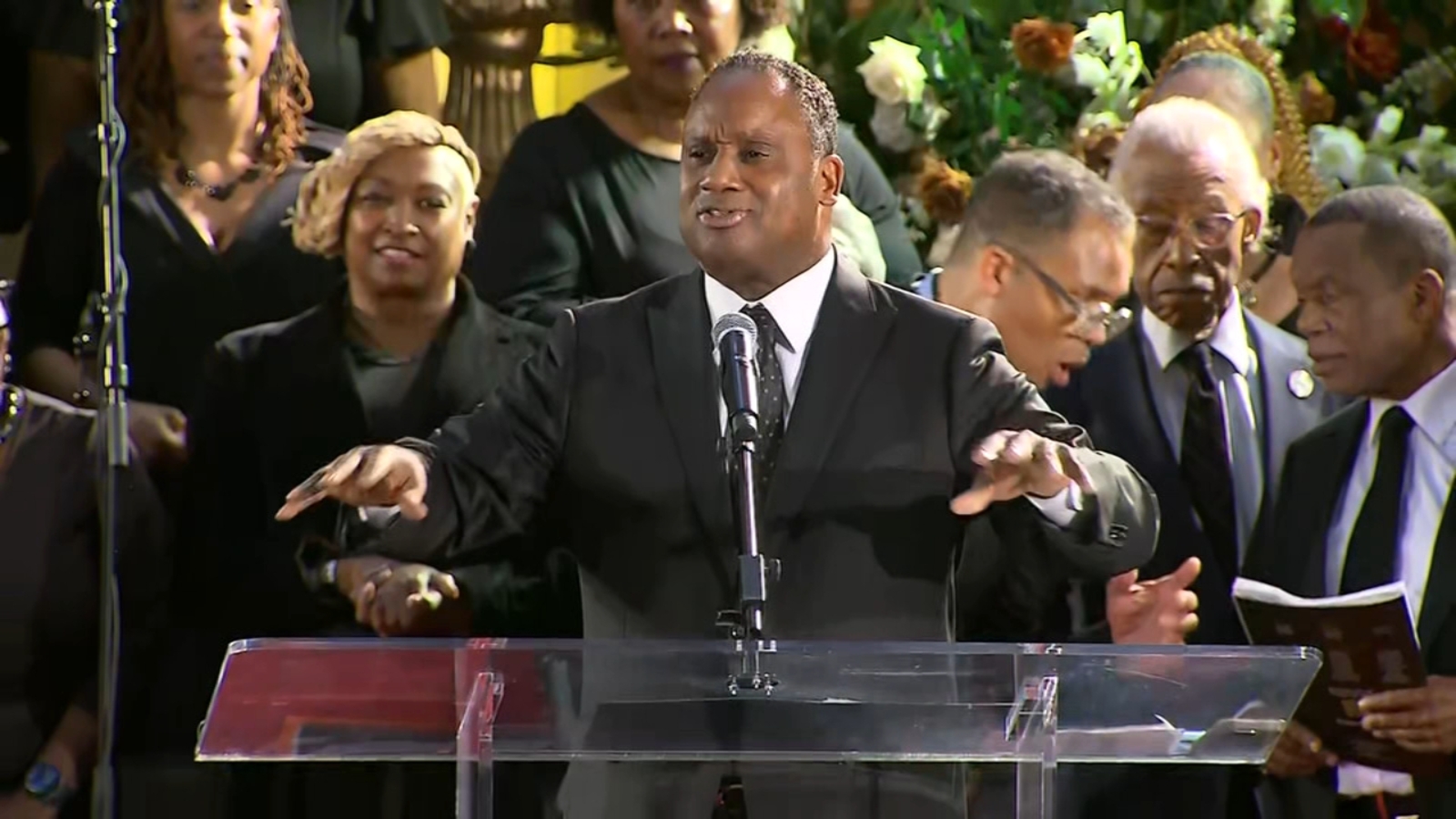 Congressman Jonathan Jackson honors father: 'Rise, Jesse, rise' - ABC7 ...