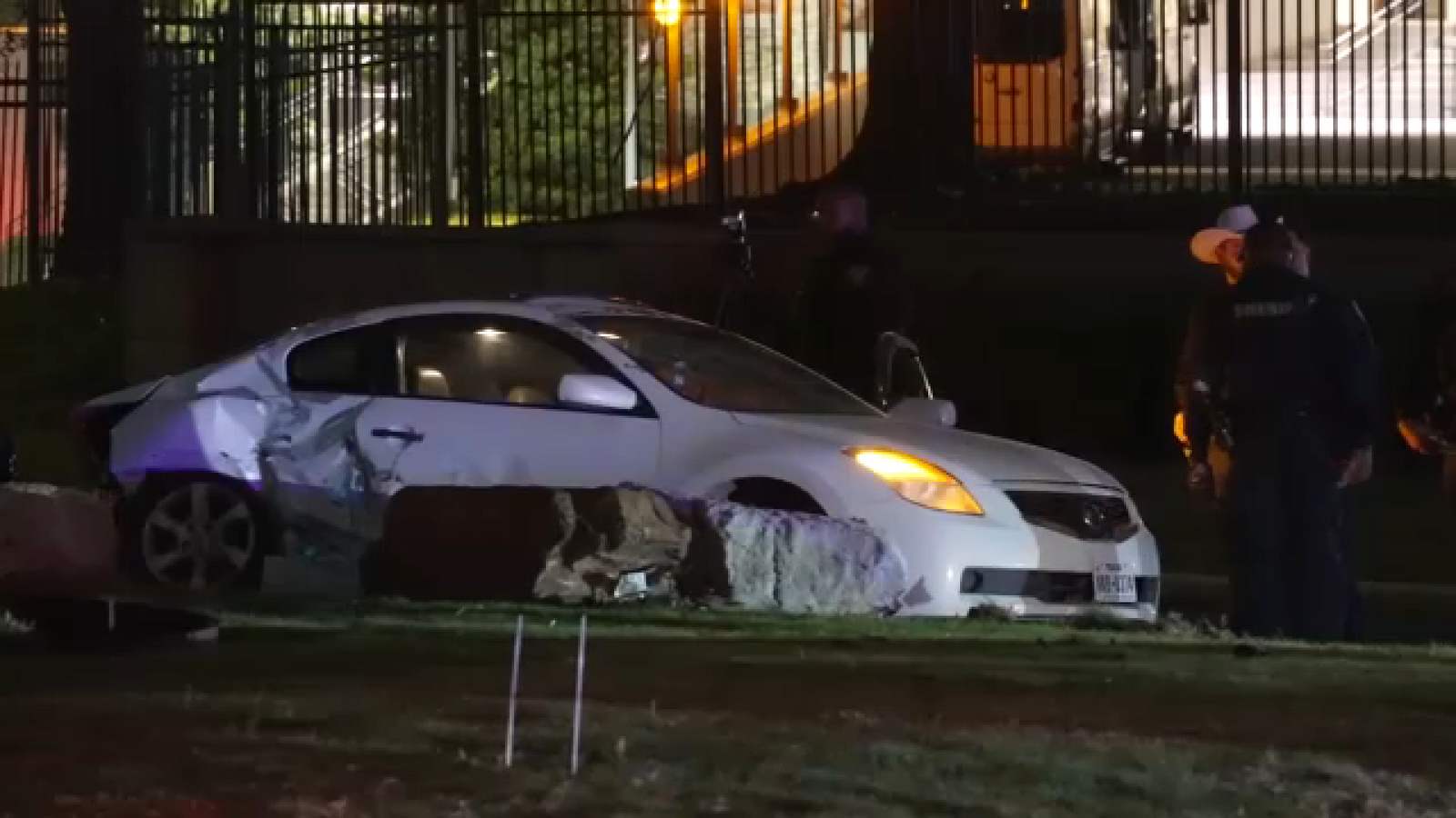 Deputy injured in suspected DWI crash on North Beltway at Imperial ...