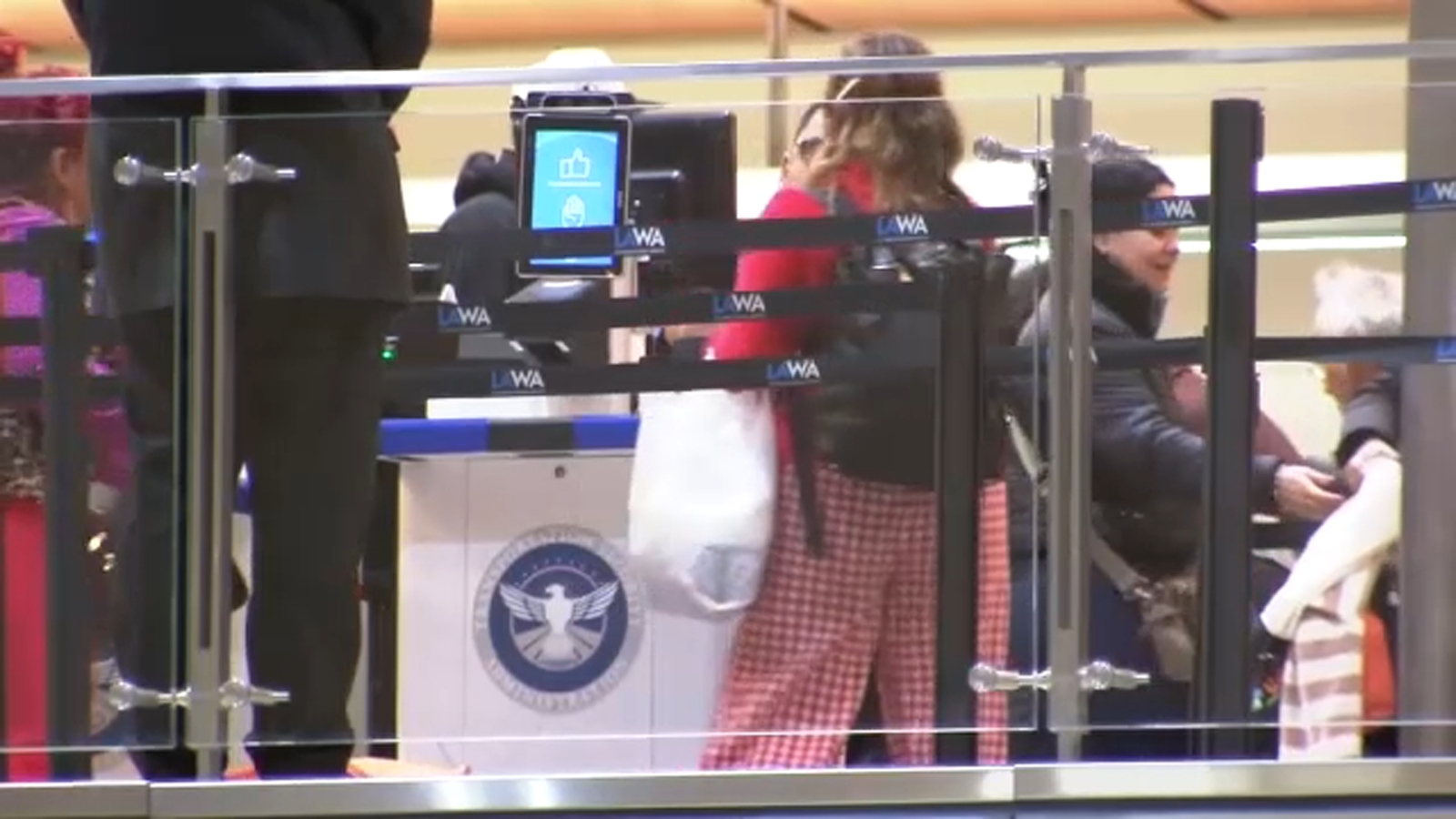 Spring break travelers face delays due to powerful, cross-country storm ...