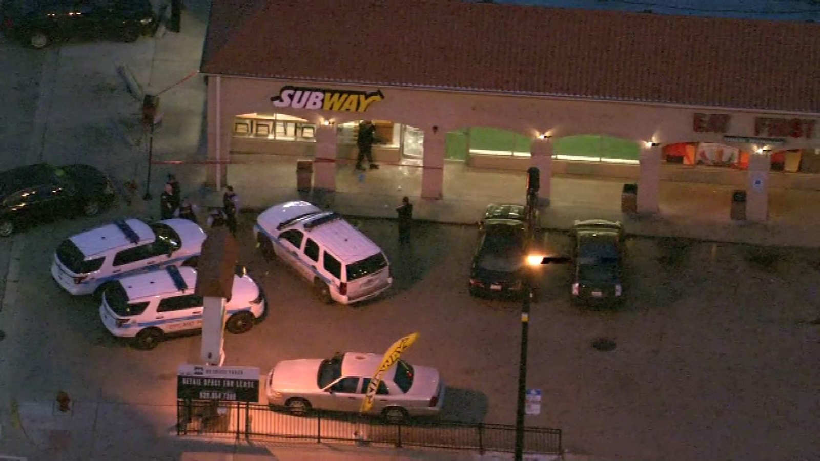 Smash-and-grab robber strikes Avondale Subway - ABC7 Chicago