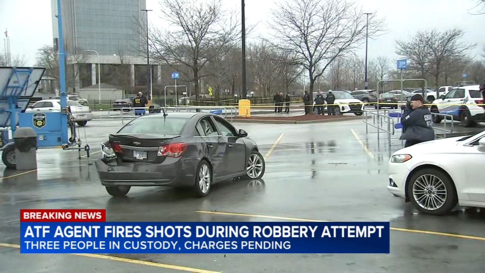 Chicago shooting: Shots fired by ATF agent during robbery attempt in ...