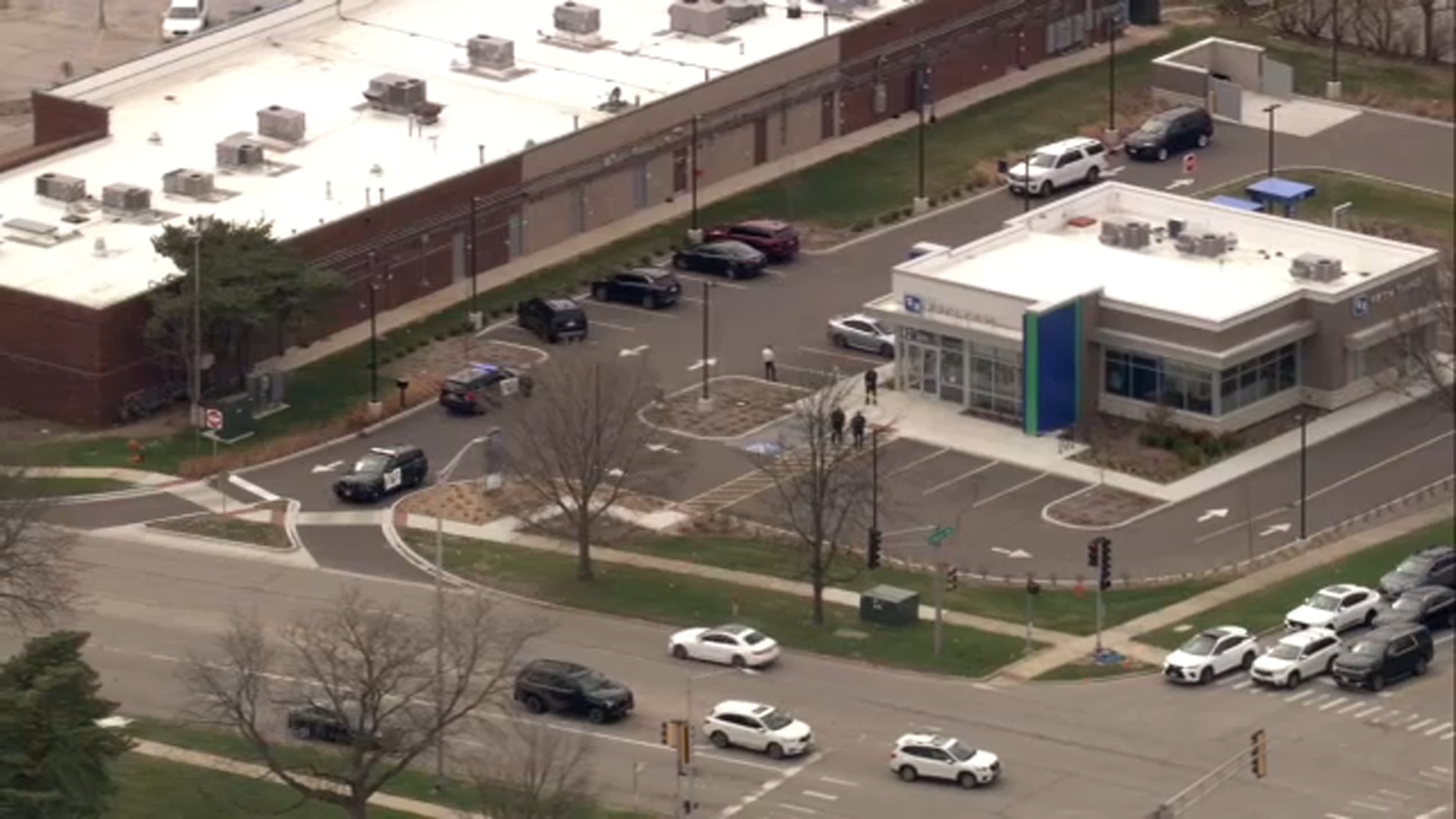 FBI, Naperville police investigating robbery at Fifth Third Bank on ...